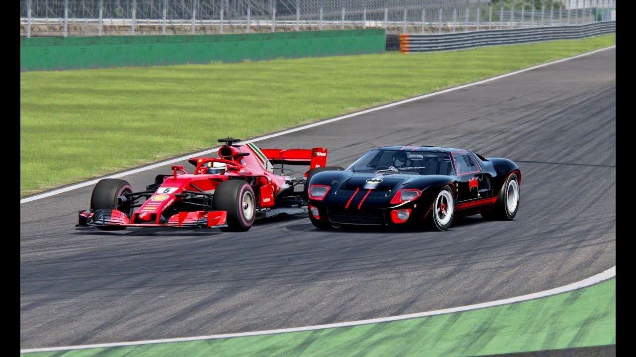 Ferrari F1 2018 vs Batmobile - Monza - YouTube