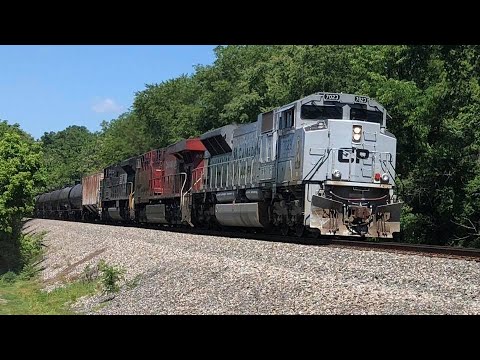 CP 7023 Leads NS 6D4 at CP Kumis - YouTube