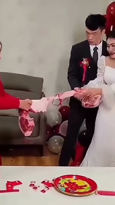 مادر شوهر رو تو عروسی تیکه تیکه میکنن🙄🤯اگه حوصله ی کتاب خوندن نداری پیج زیر کتاب هارو در۱دقیقه