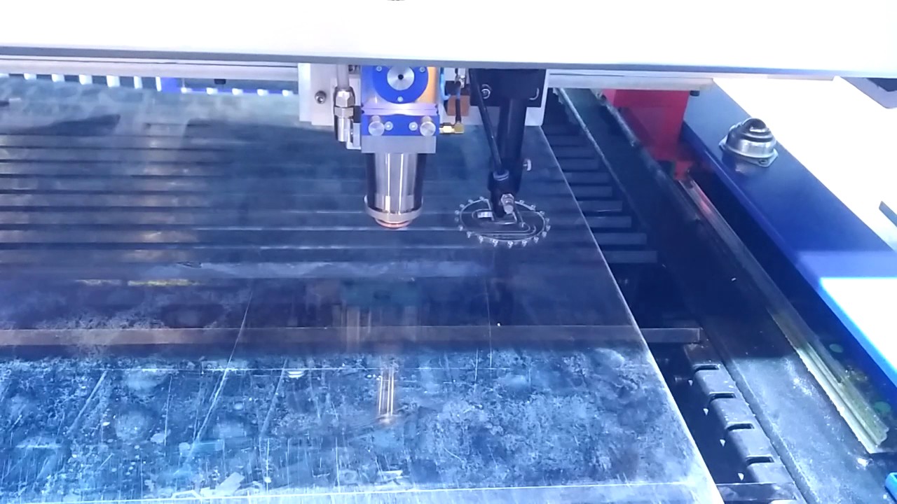GWEIKE LASER fiber and Co2 mix cutting machine - YouTube