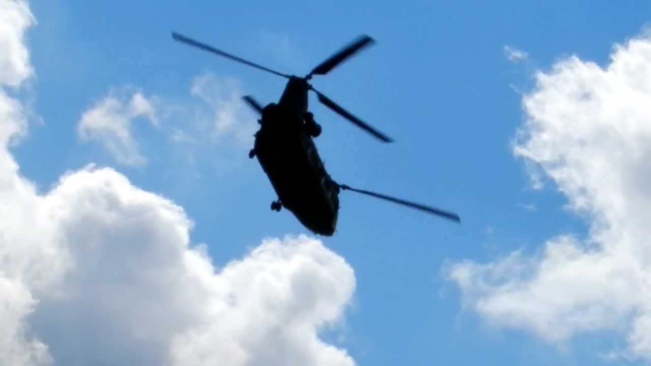 Schiphol Tower Flyby - Dutch Air Force Chinook #2 - YouTube
