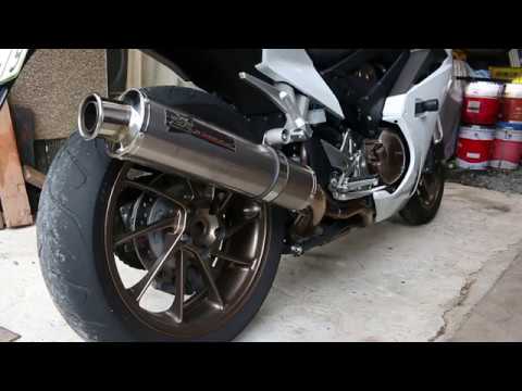 17'VFR800F RC79 TSRマフラー - YouTube