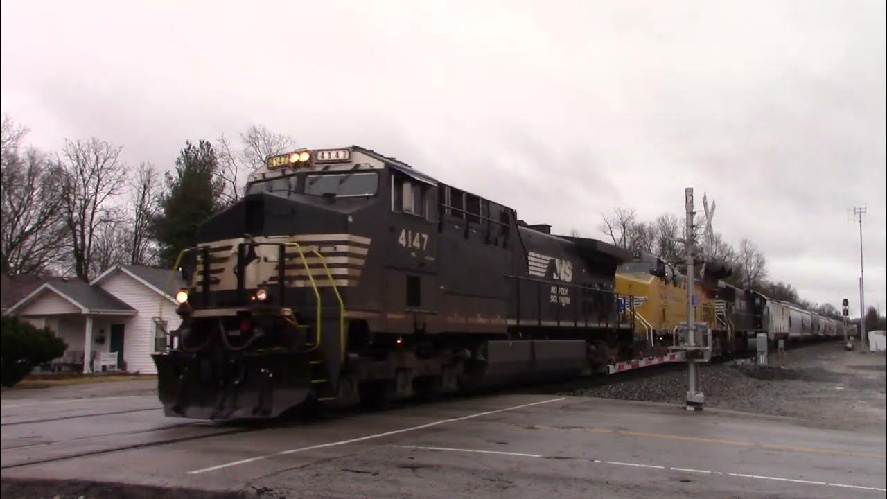 NORFOLK SOUTHERN GE AC44C6M Northbound Manifest Mix Freight - YouTube