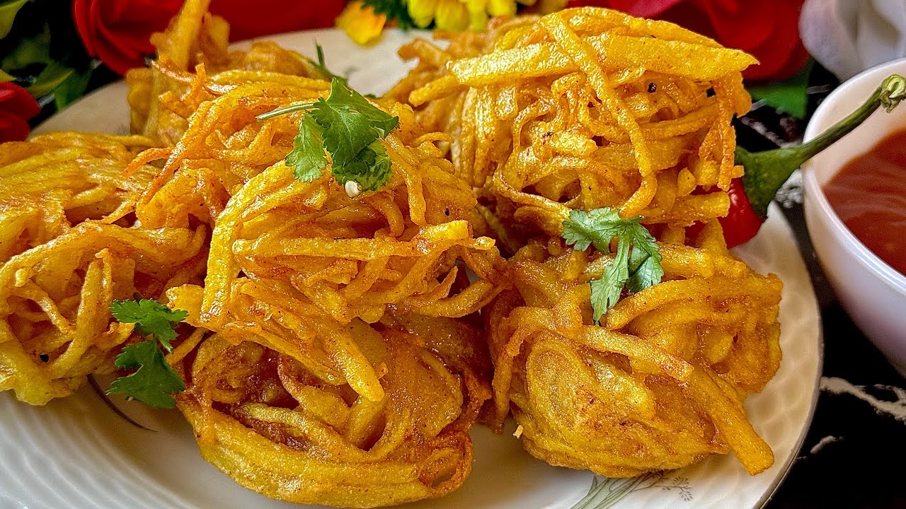 Delicious and Crispy Potato Threads Snacks 🥔🍟 Fried Aloo recipe for ...
