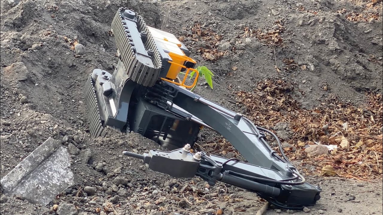 MENEGANGKAN‼️RC EXCAVATOR TERGULING SAAT NGEDRILL BUKIT🔥 RC EXCAVATOR ...