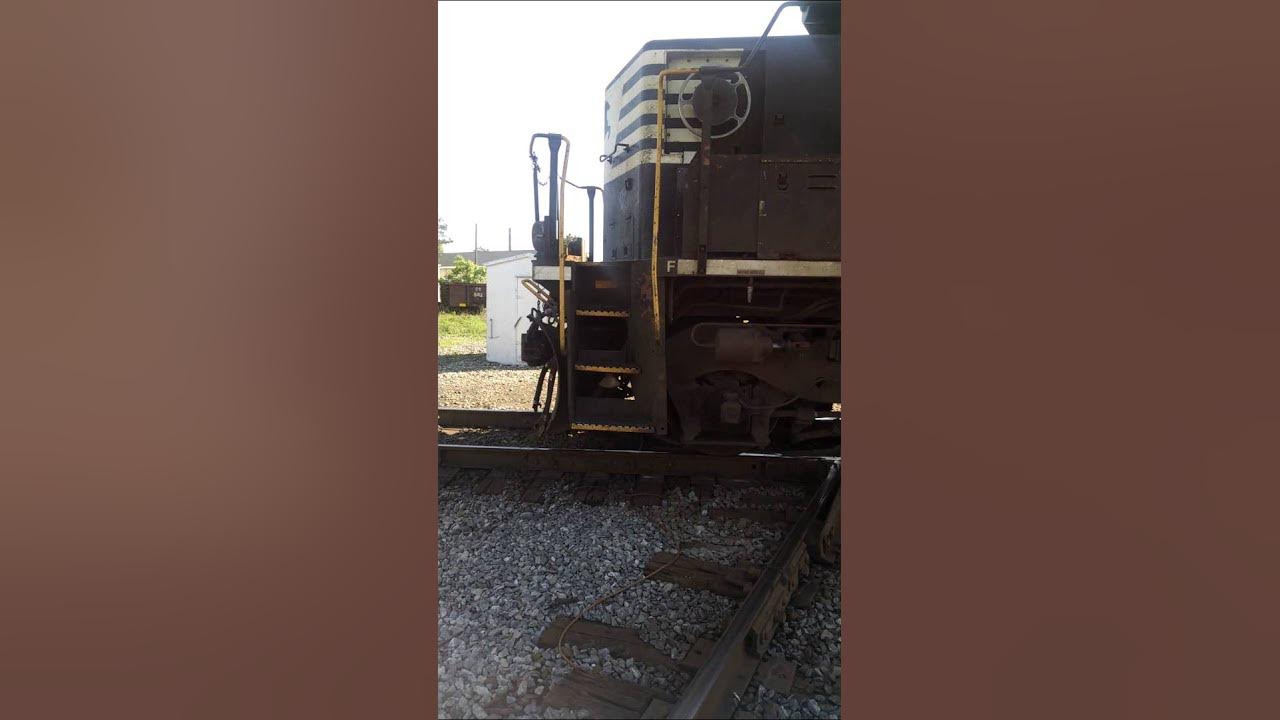 NS G68 working the CSXT transfer track in valdosta(2) - YouTube