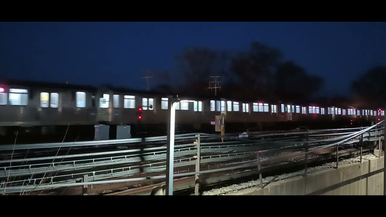 Red Line train arriving at Howard CTA Station 3/6/2024 - YouTube
