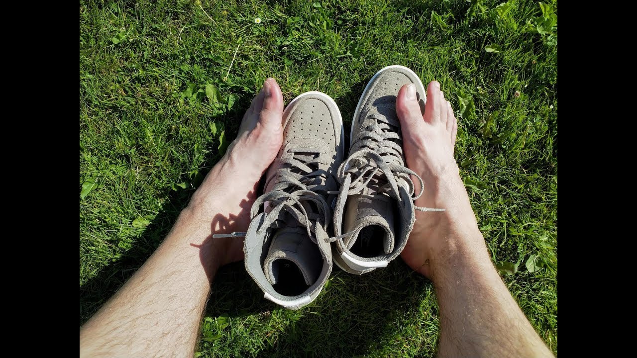 His Nike Air Force 1 sockless shoeplay - YouTube