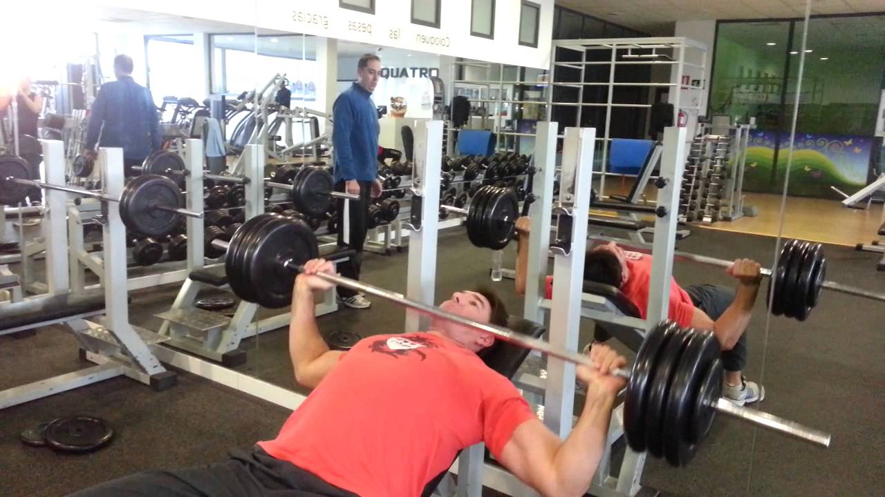 Bench Press Inclinado 110 - YouTube