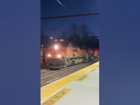 CSX B120 with a BNSF SD70ACE leader - YouTube