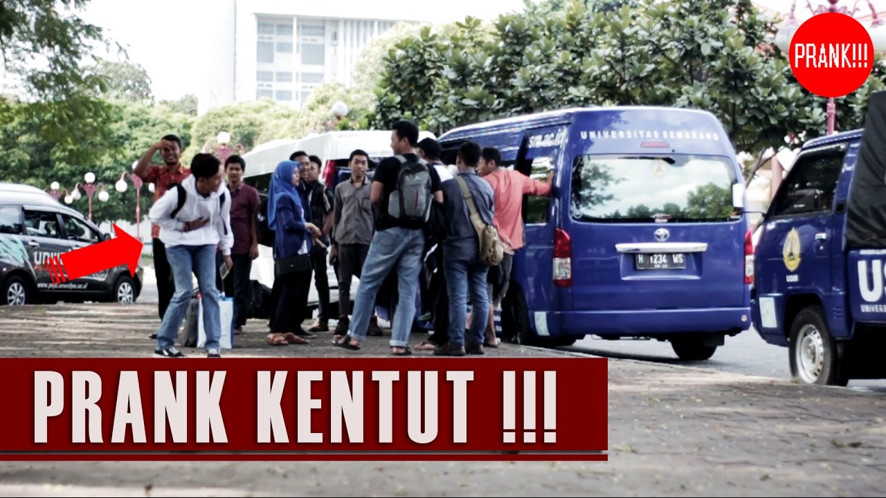 NGAKAK !!! Kentut di DEPAN ORANG gak di kenal #1 ! - Prank Indonesia ...