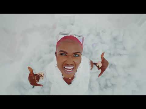 Queenzy - Mounafica (clip officiel)