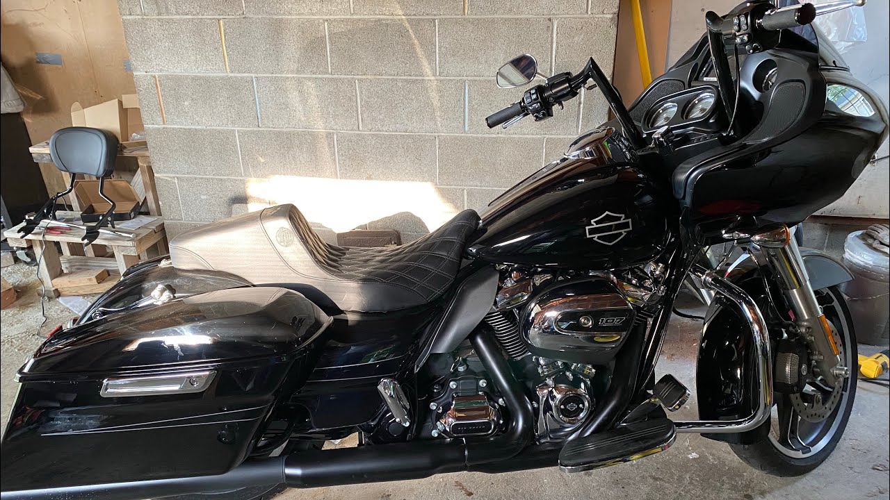 Debadging Harley Road Glide - YouTube