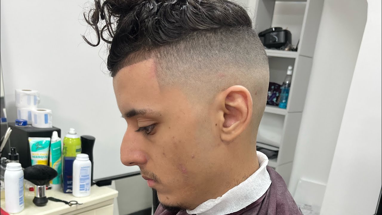 HIGH SKIN FADE | 2 MIN TUTORIAL | BEST MENS HAIRSTYLE - YouTube