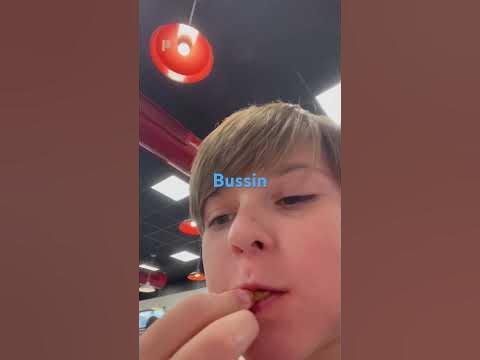 Bussin or discussting it’s bussin - YouTube