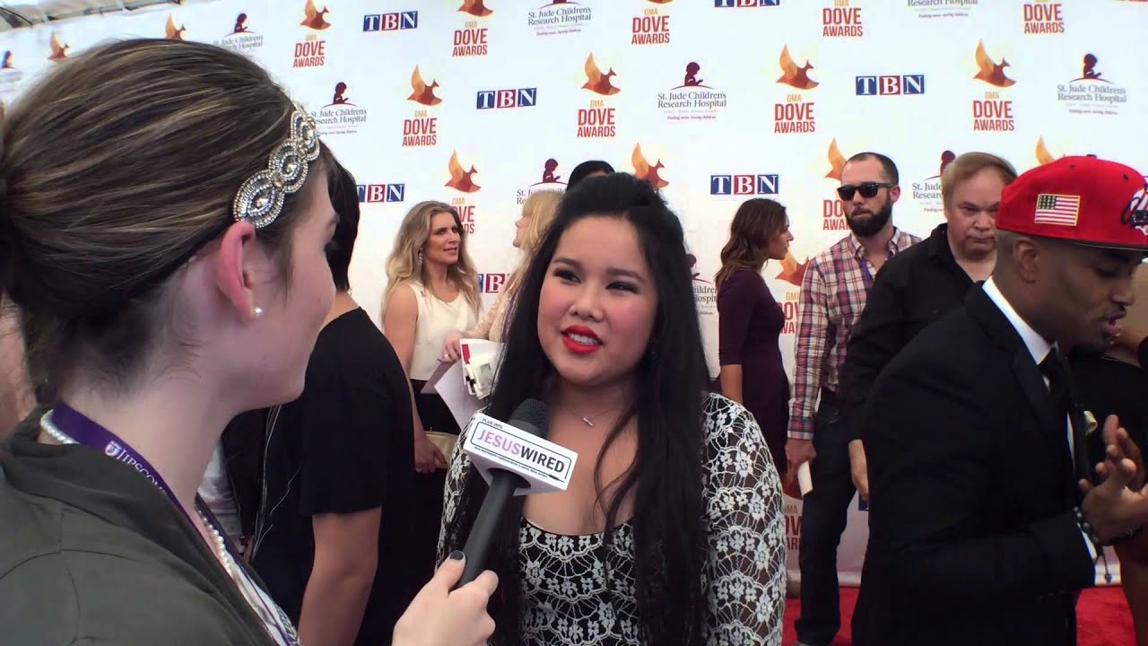 Laura Valentine Interview - Dove Awards 2014 (@LVMtweets @jesuswired ...