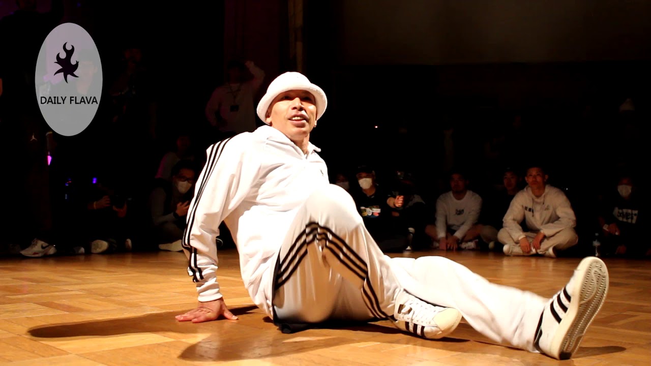 Bboy Kazuhiro shows off his perfect footwork at Full Throttle 2020 ...