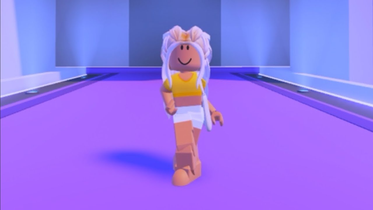 I had a roblox RUNWAY SHOW + how do get all the outfits /kinda new ...
