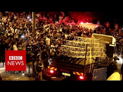 Jerusalem holy site: Cheers as scaffolding removed - BBC News