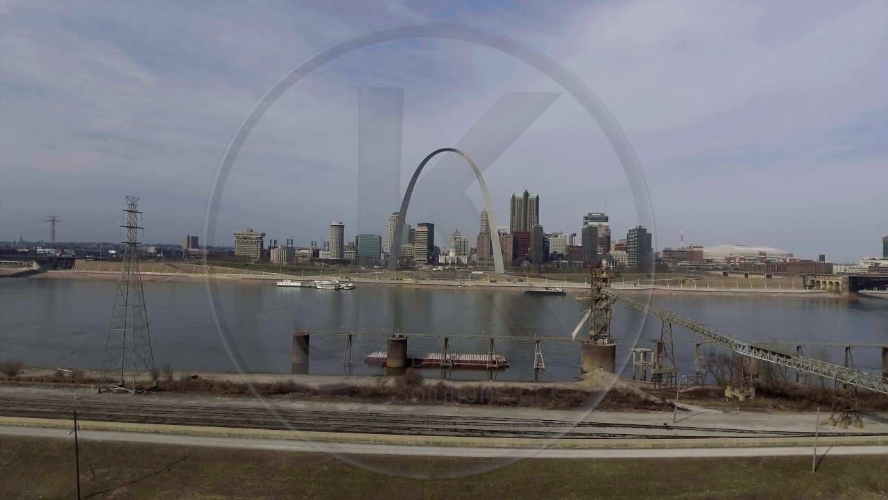 ST. Louis Arch - Phantom 4 - Aerial Cinematography - YouTube