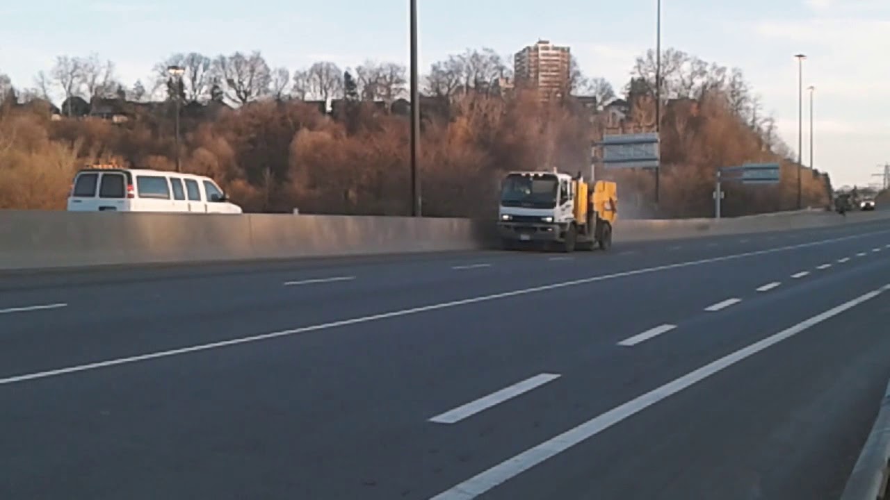 TORONTO Street Sweeper Sweeping the DVP 2018 - YouTube