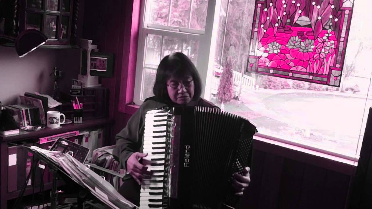 "Carol of the Bells" Performed on Roland 8X Midi Accordion - YouTube