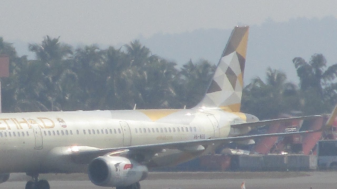 Etihad airways [EY254]: (AUH-CCJ) Landing at calicut int'l airport ...