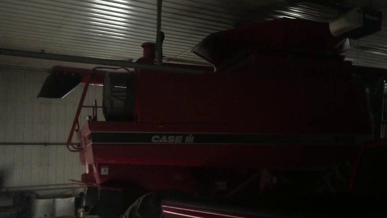 Case IH 2166 cold start - YouTube