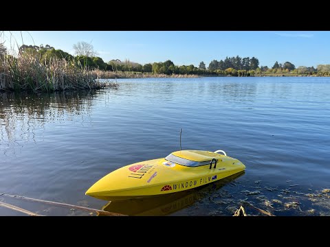 Aeromarine Titan 29” RC Boat - YouTube