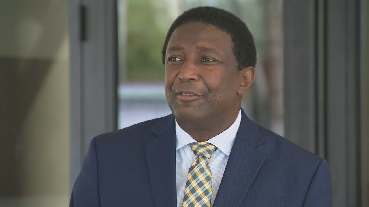 Broward Mayor Dale Holness Keeps 10 PM As Closing Time For Restaurants ...