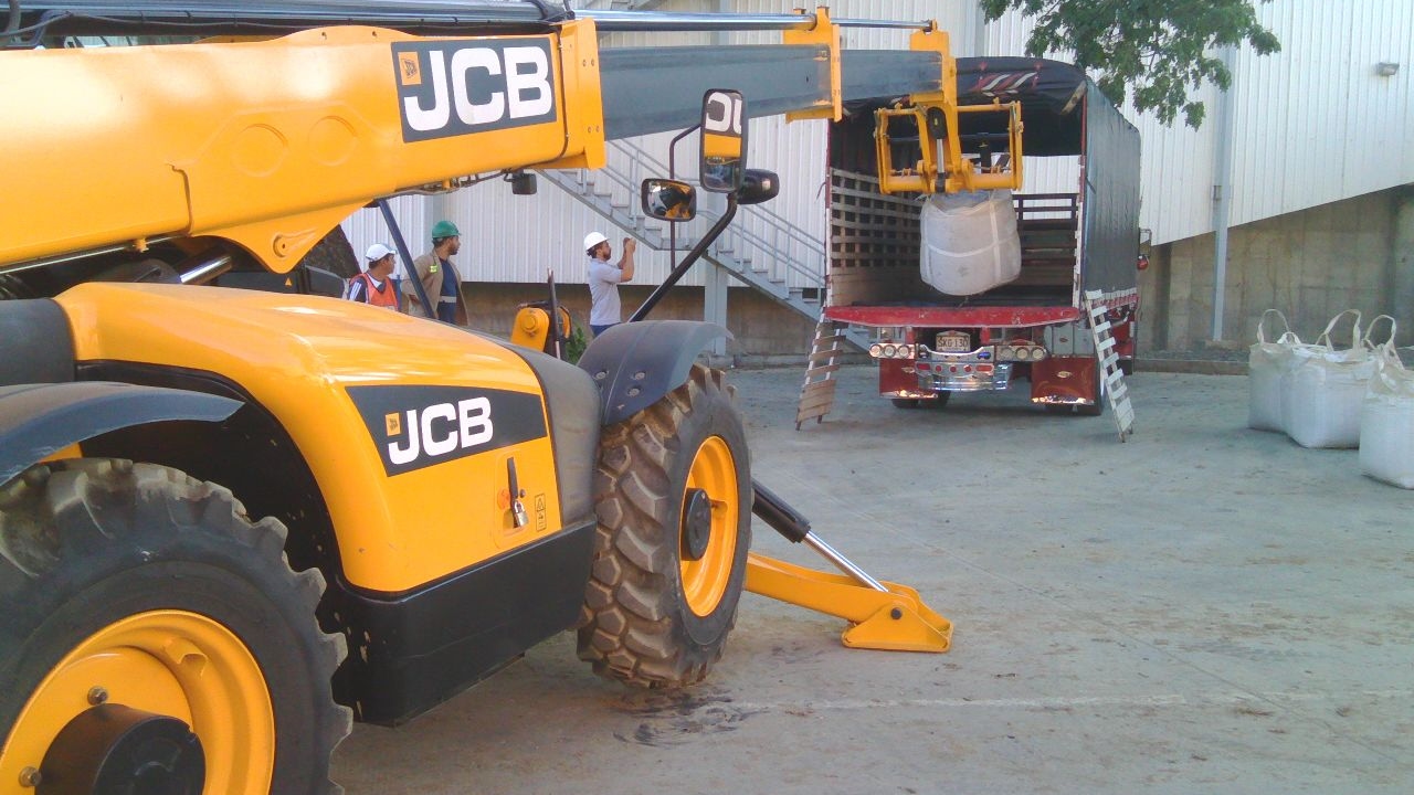 EQUIPO TELEHANDLER / TORRES EQUIPOS - YouTube