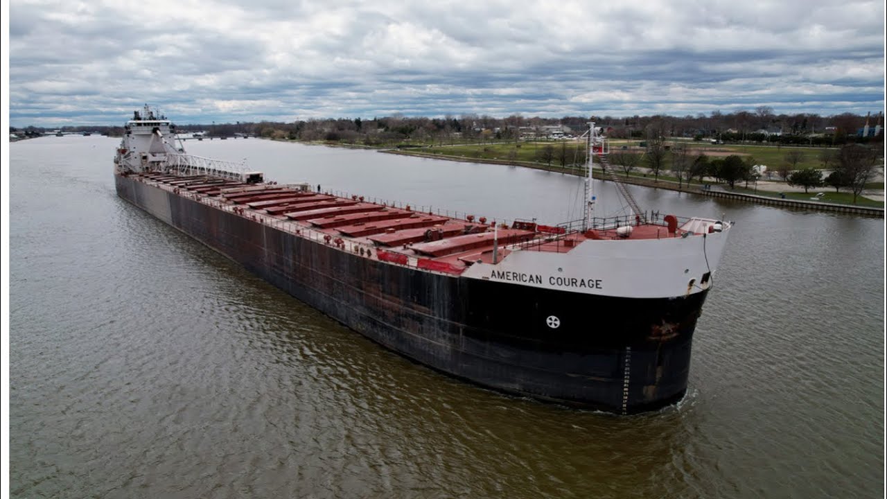 Shipping season is back ! American Courage departing the Saginaw river ...
