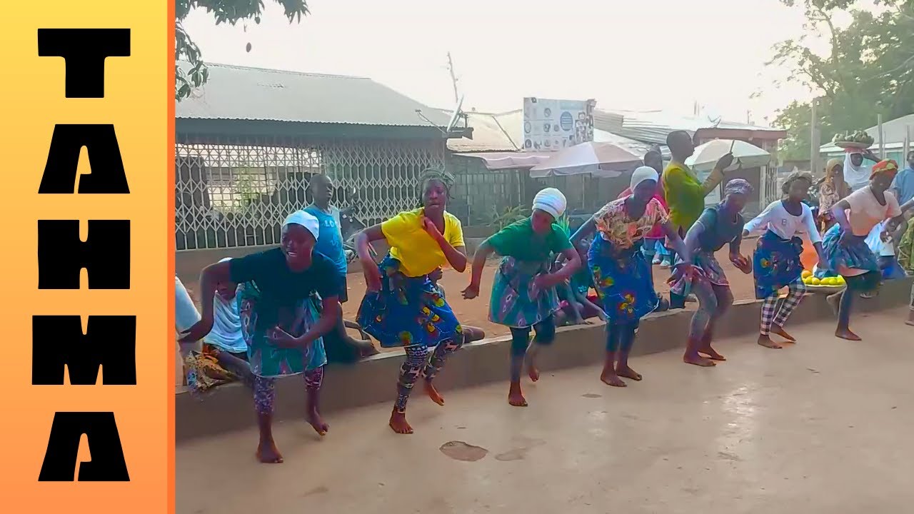 Tora Dance in Costume - A Women's Dance - Traditional African Dance in ...