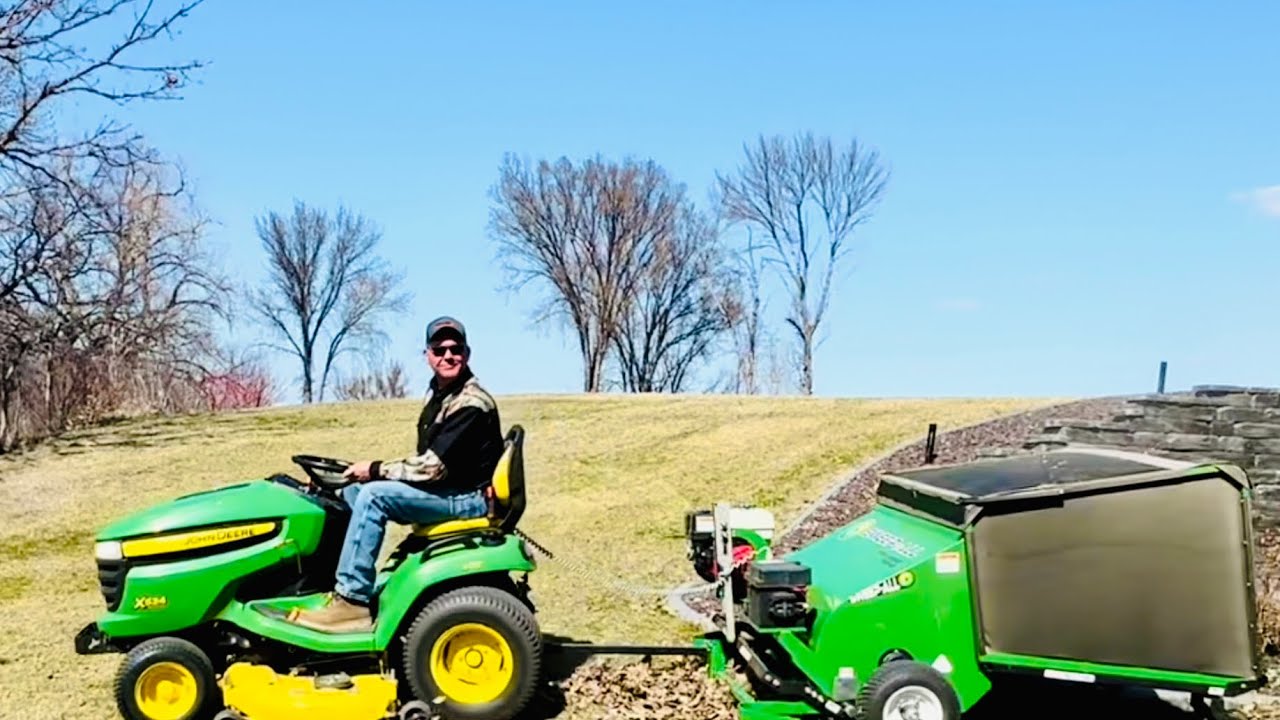 Dougo: Master of His Yard - YouTube