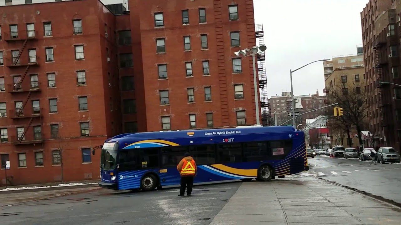 MTA NYCT Bus: 2018 New Flyer XDE40 #9502 on the Q3 @Jamaica 165th ...