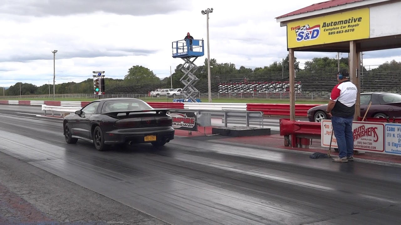 1993 Firebird Trans Am vs 1996 Firebird Formula - YouTube