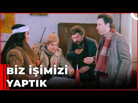 Bütün Kasaba Sana Şükran Borçlu Kaymakam Bey | Deli Deli Küpeli