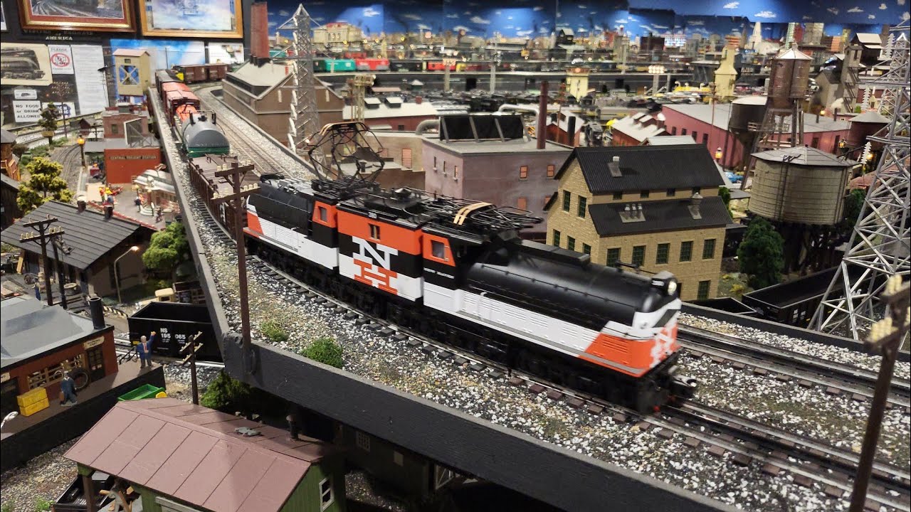 Lionel Legacy NH New Haven EP-2 Bipolar Electric at Corner Field Model ...