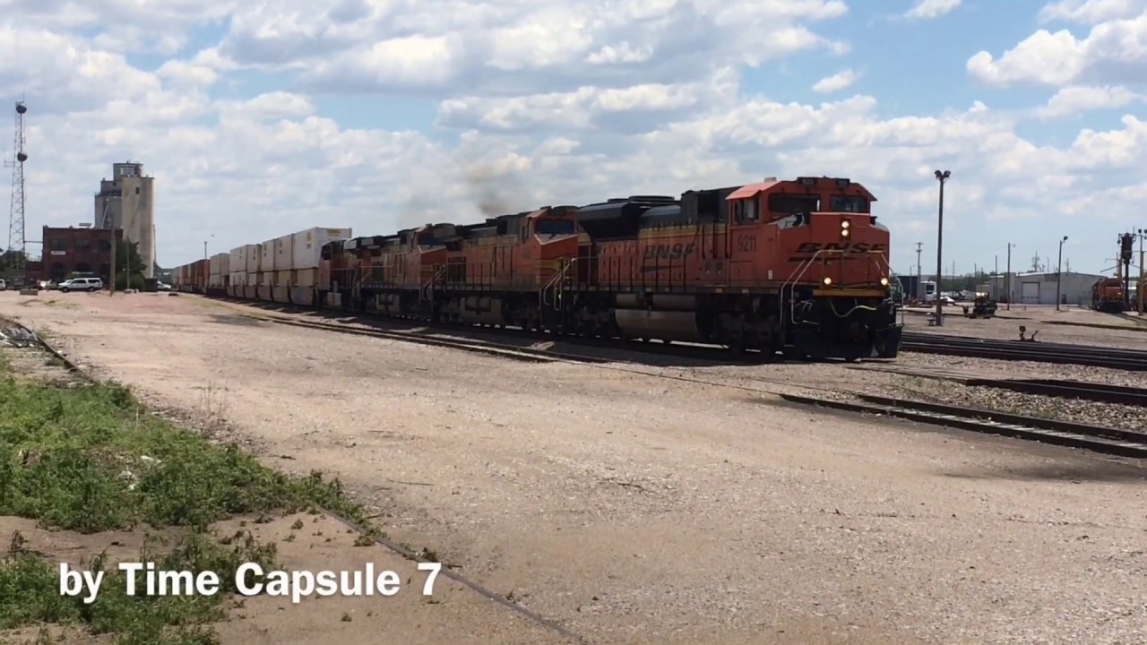 BNSF West Bound - McCook, NE - May 28, 2017 - YouTube