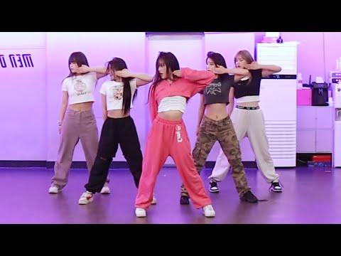 PIXY - 'Villain' Dance Practice Mirrored [4K]
