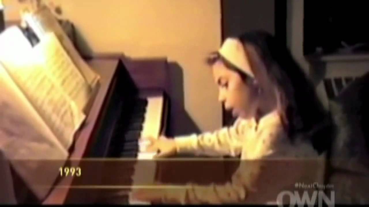 Lady Gaga first LIVE performance on the piano 1993 - YouTube