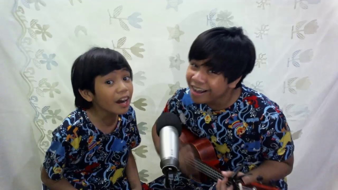 Holy - Justin Bieber ft. Chance the Rapper cover by Koi and Moi - YouTube