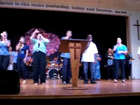 Tim Kepler w/ New Hope HILO Worship Choir "I Know Who I Am". - YouTube