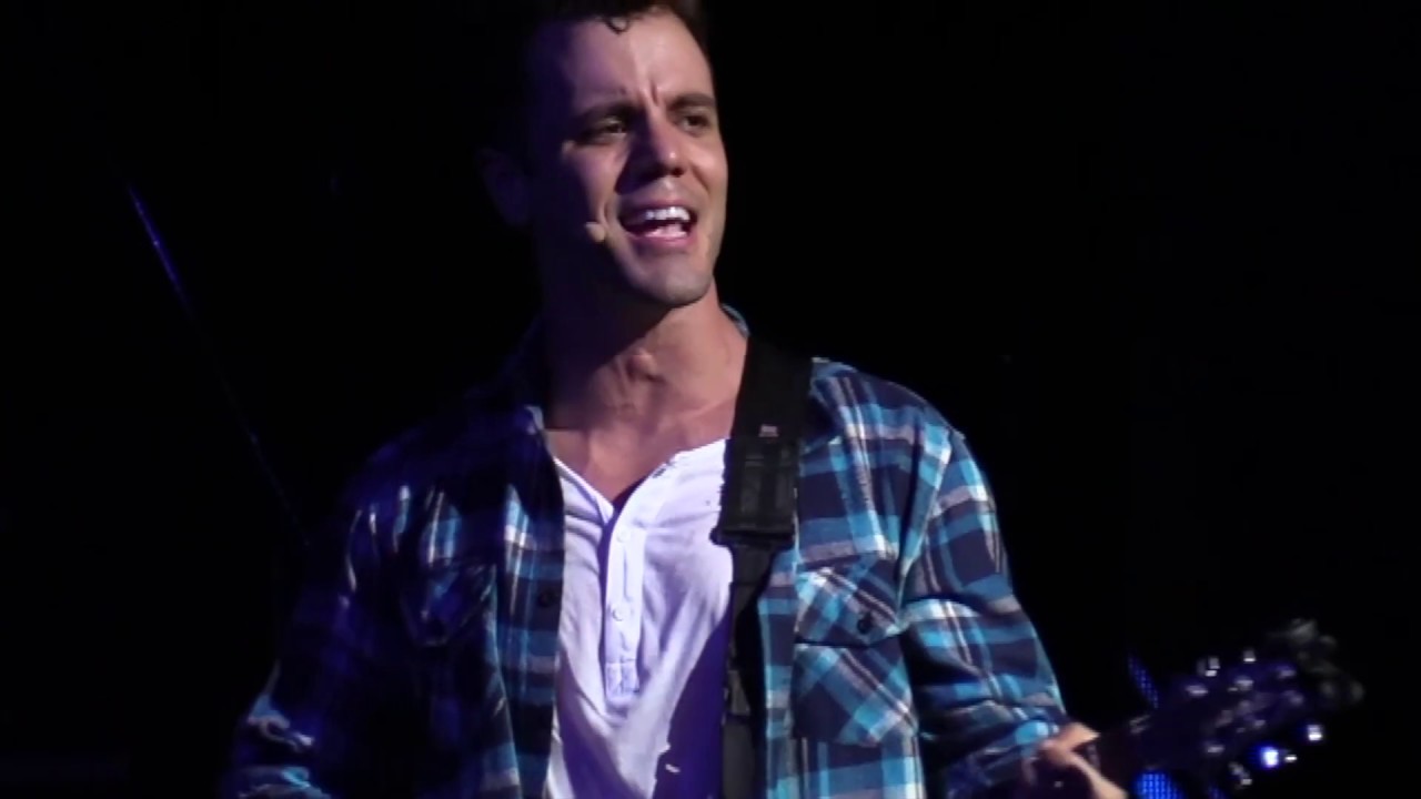 Shawn W. Smith - Musical Theatre Reel - YouTube