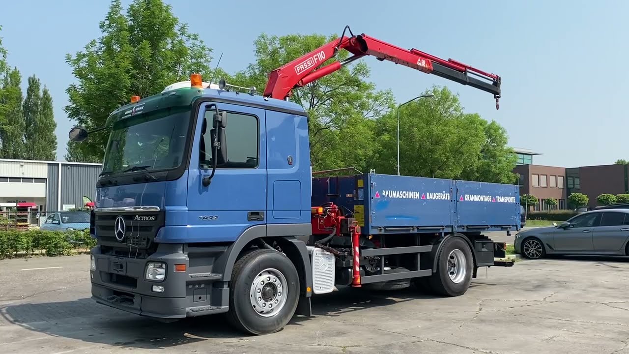 KRAANWAGEN MERCEDES ACTROS 1832 + FASSI F110 - YouTube