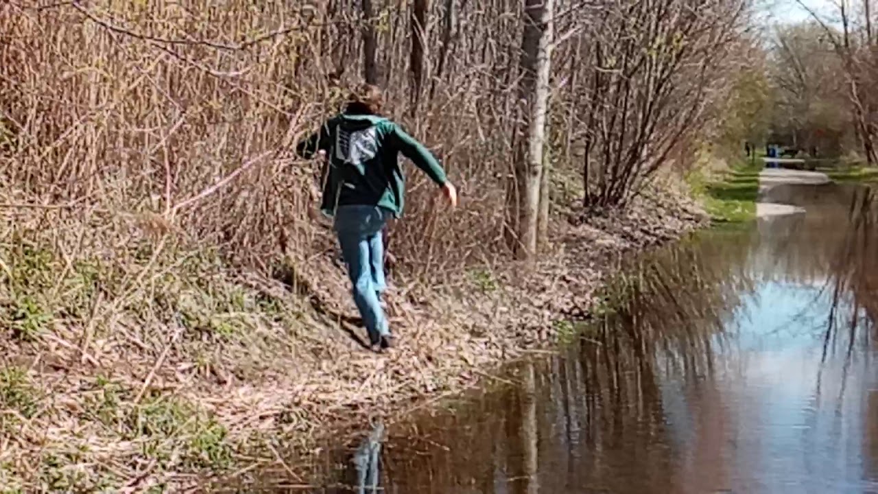 Real life anime God performs amazing physics-defying stunts (almost ...