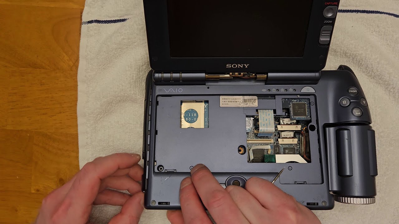 Sony Vaio PCG GT1 (Rare, 2000) Teardown: SSD Upgrade, CMOS Battery ...