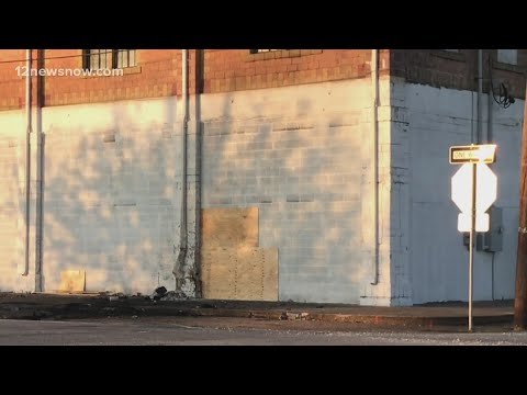 Man dies after crashing car into downtown Beaumont building, bursting ...