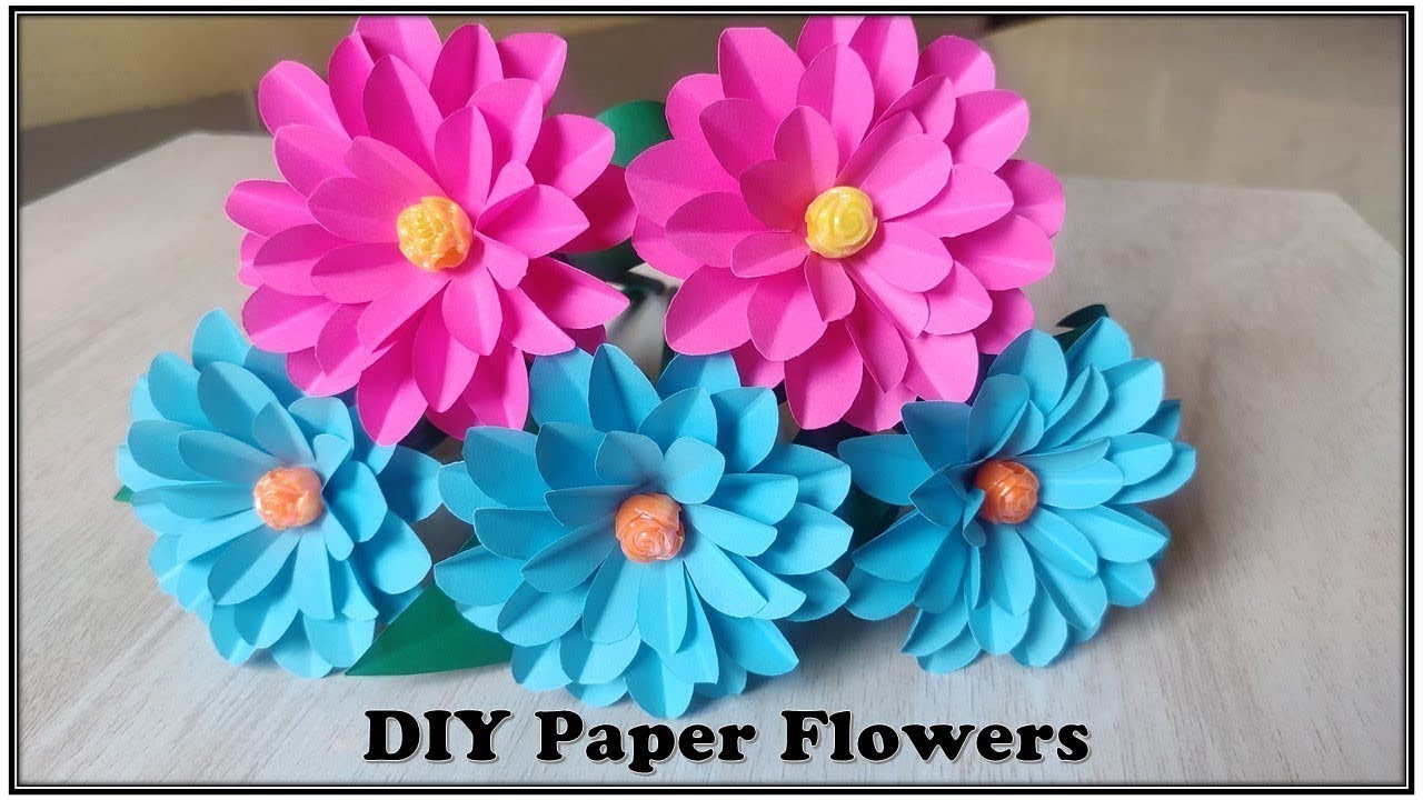 Paper se flowers bnaya! rangeen paper se 🌺#training #viralvideo # ...