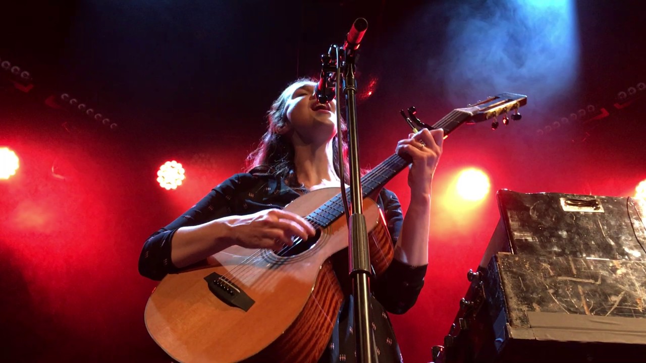 Lisa Hannigan - Fall (Live at Bowery Ballroom, NYC) - YouTube